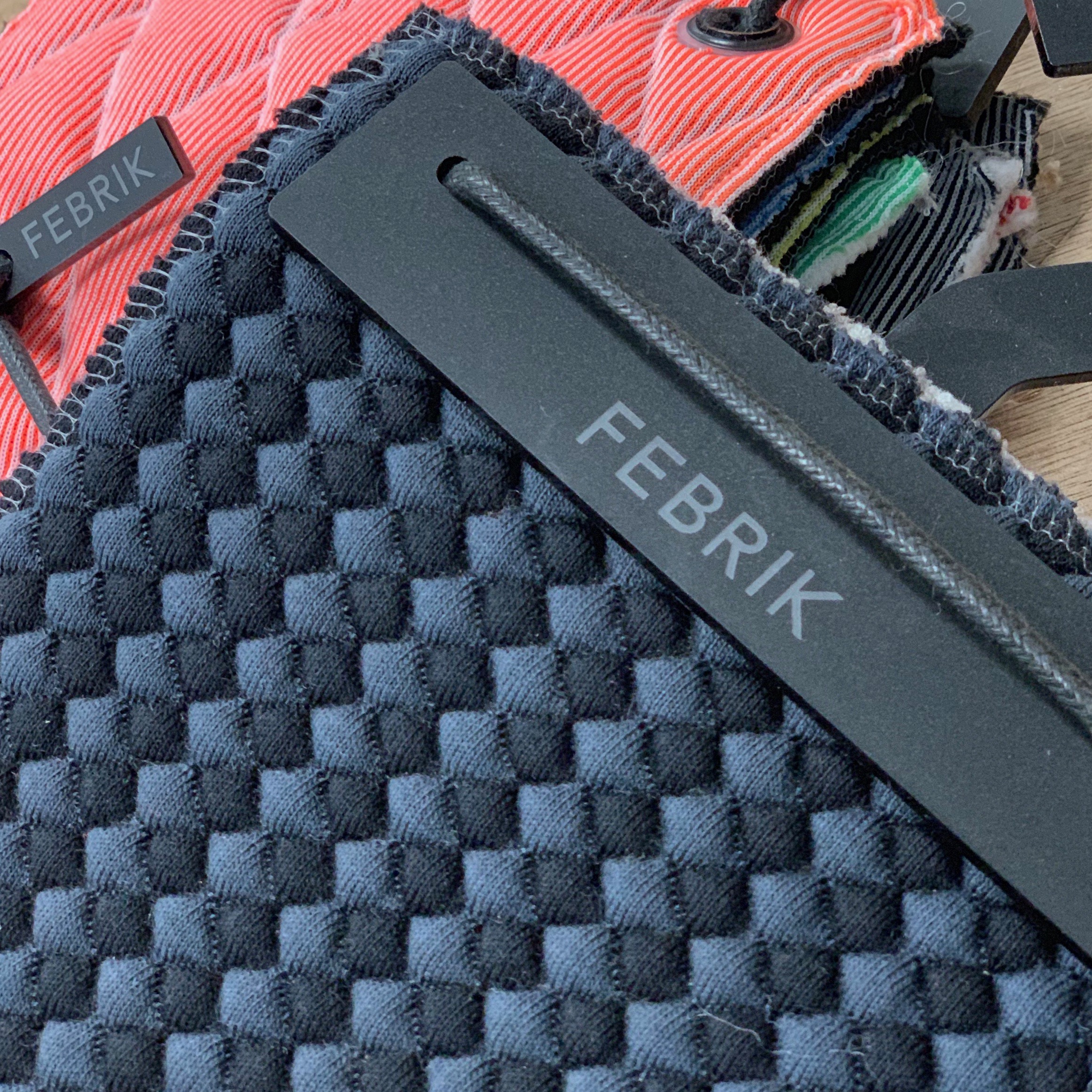 Kvadrat Febrik Meubelstoffen - Dominikq Meubelstoffeerderij